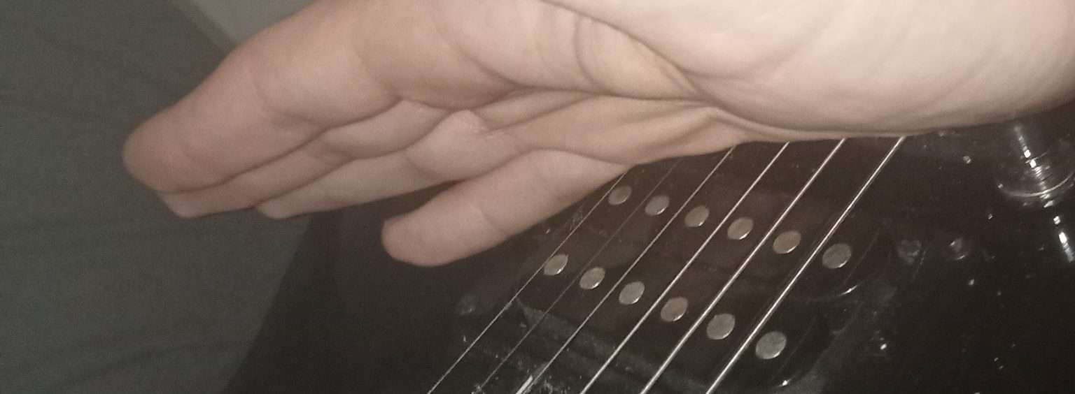 How to Mute Guitar Strings - Guitar Outrun